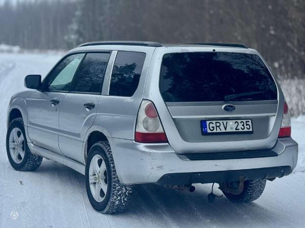 Grey Subaru Forester 2007 in Radviliskis, with an engine capacity of 2.00 L and mileage of 300 thousand km for 1750 €, photo 7 on AUTOMOTO.COM.LV