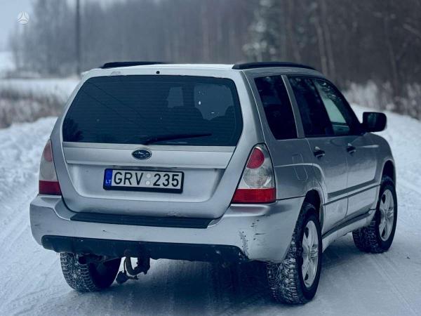 Grey Subaru Forester 2007 in Radviliskis, with an engine capacity of 2.00 L and mileage of 300 thousand km for 1750 €, photo 8 on AUTOMOTO.COM.LV