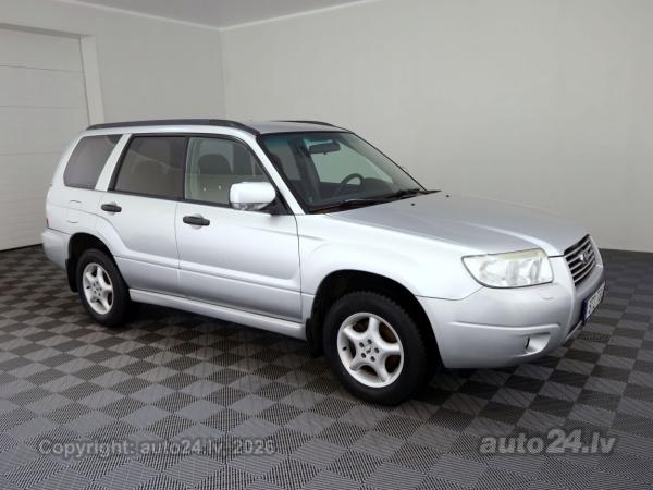 Pelēks Subaru Forester 2007 Tallina, ar dzinēja tilpumu 2.00 L un nobraukumu 219 tūkst. km par 2199 €, foto 1 vietnē AUTOMOTO.COM.LV