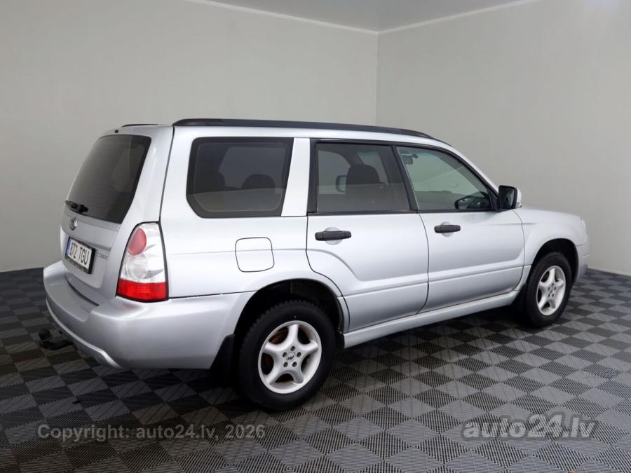 Pelēks Subaru Forester 2007 Tallina, ar dzinēja tilpumu 2.00 L un nobraukumu 219 tūkst. km par 2199 €, foto 3 vietnē AUTOMOTO.COM.LV