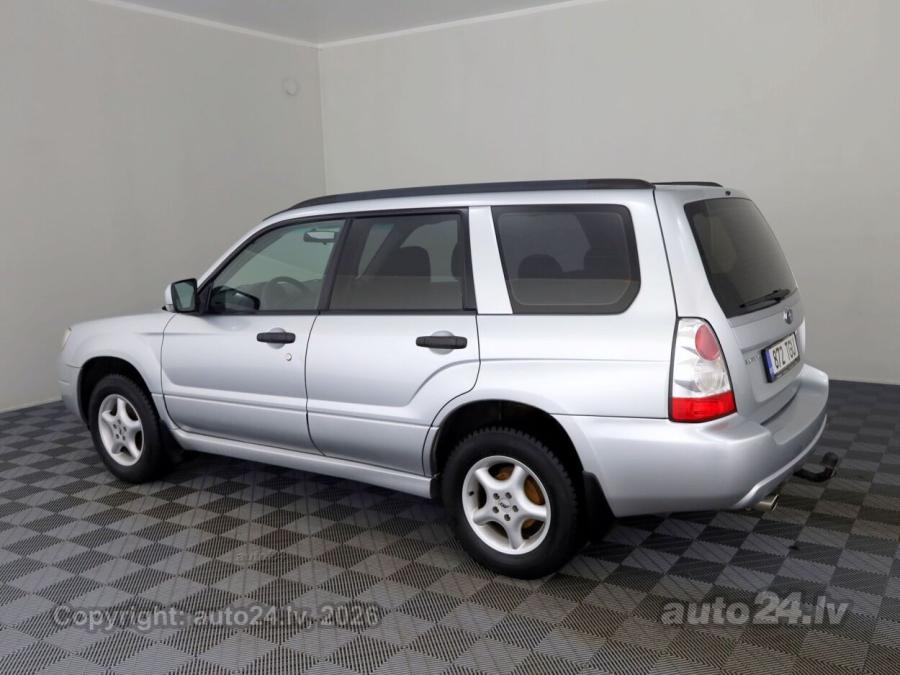 Pelēks Subaru Forester 2007 Tallina, ar dzinēja tilpumu 2.00 L un nobraukumu 219 tūkst. km par 2199 €, foto 4 vietnē AUTOMOTO.COM.LV