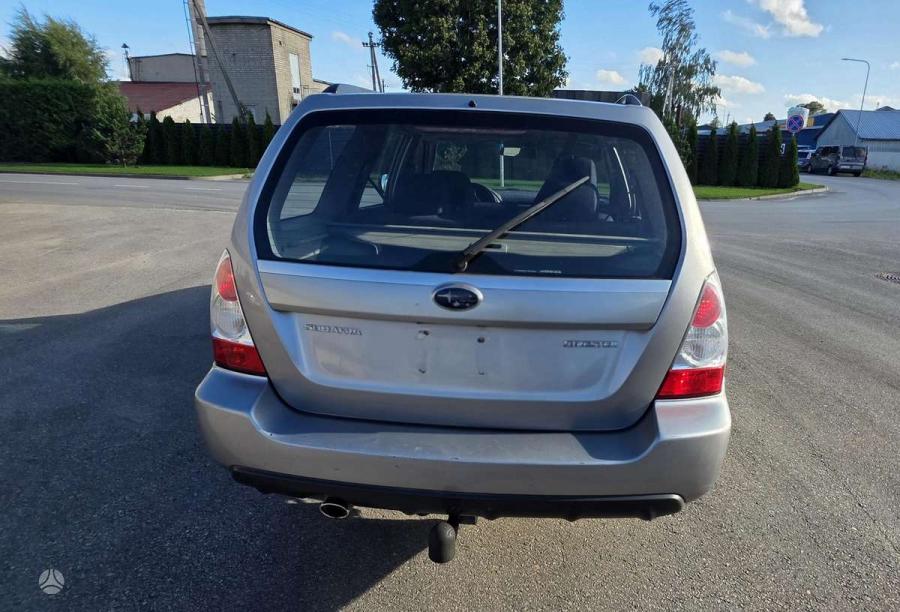 Grey Subaru Forester 2007 in Taurage, with an engine capacity of 1.99 L and mileage of 250 thousand km for 3300 €, photo 5 on AUTOMOTO.COM.LV
