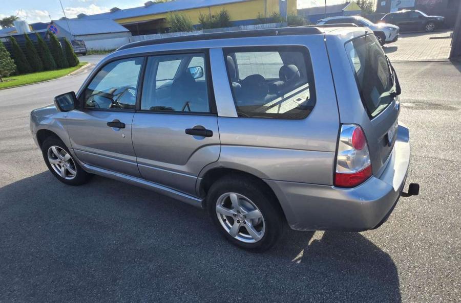 Grey Subaru Forester 2007 in Taurage, with an engine capacity of 1.99 L and mileage of 250 thousand km for 3300 €, photo 6 on AUTOMOTO.COM.LV
