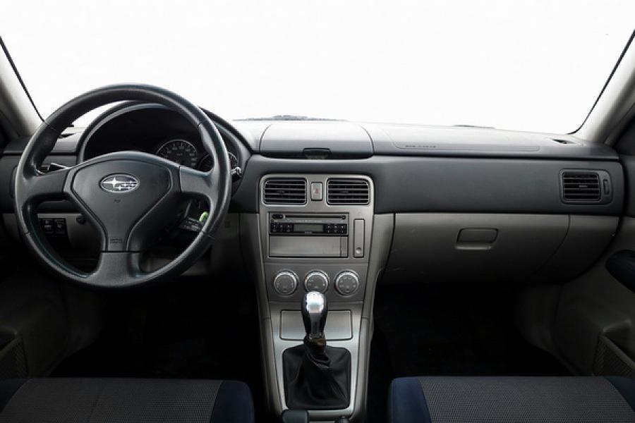 Pelēks Subaru Forester 2007 Tallina, ar dzinēja tilpumu 2.00 L un nobraukumu 198 tūkst. km par 2199 €, foto 6 vietnē AUTOMOTO.COM.LV