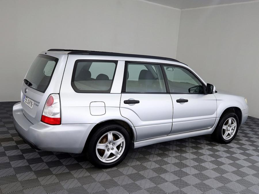 Pelēks Subaru Forester 2007 Tallina, ar dzinēja tilpumu 2.00 L un nobraukumu 198 tūkst. km par 2199 €, foto 11 vietnē AUTOMOTO.COM.LV