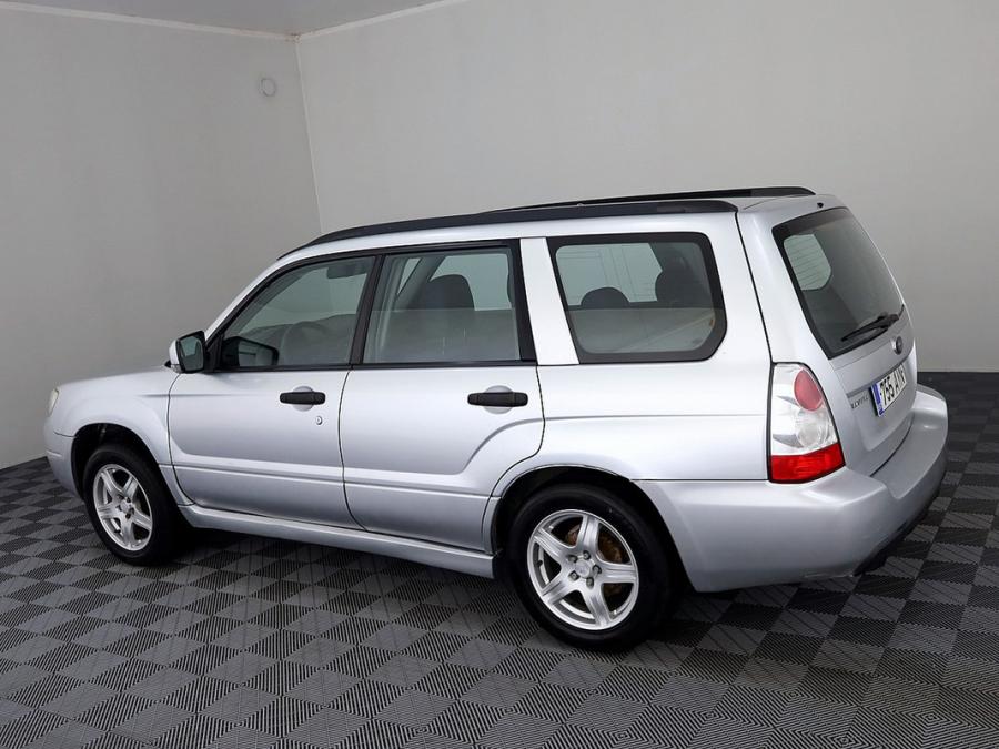 Pelēks Subaru Forester 2007 Tallina, ar dzinēja tilpumu 2.00 L un nobraukumu 198 tūkst. km par 2199 €, foto 12 vietnē AUTOMOTO.COM.LV