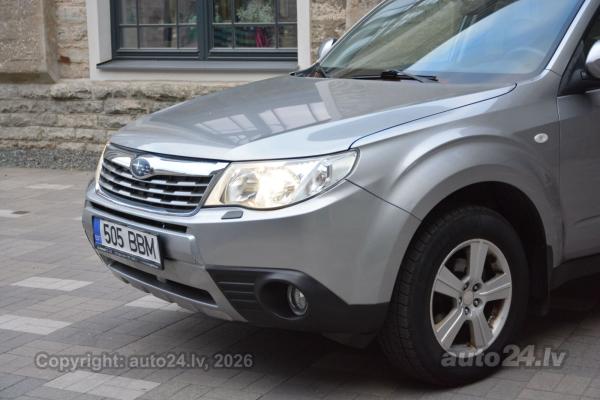 Pelēks Subaru Forester 2008 Tallina, ar dzinēja tilpumu 2.00 L un nobraukumu 271 tūkst. km par 4999 €, foto 5 vietnē AUTOMOTO.COM.LV