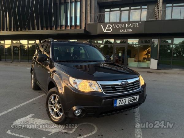 Pelēks Subaru Forester 2008 Tallina, ar dzinēja tilpumu 2.00 L un nobraukumu 220 tūkst. km par 3999 €, foto 1 vietnē AUTOMOTO.COM.LV