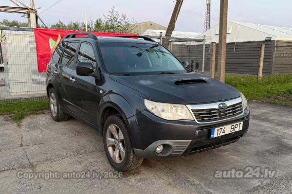 Pelēks Subaru Forester 2008 Tallina, ar dzinēja tilpumu 2.00 L un nobraukumu 331 tūkst. km par 1399 €, foto 2 vietnē AUTOMOTO.COM.LV
