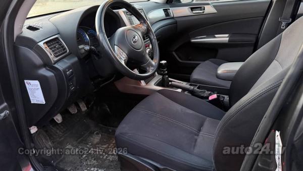 Pelēks Subaru Forester 2008 Tallina, ar dzinēja tilpumu 2.00 L un nobraukumu 331 tūkst. km par 1399 €, foto 4 vietnē AUTOMOTO.COM.LV
