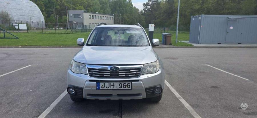 Pelēks Subaru Forester 2008 Kauņa, ar dzinēja tilpumu 1.99 L un nobraukumu 326 tūkst. km par 3300 €, foto 3 vietnē AUTOMOTO.COM.LV