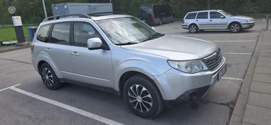 Pelēks Subaru Forester 2008 Kauņa, ar dzinēja tilpumu 1.99 L un nobraukumu 326 tūkst. km par 3300 €, foto 4 vietnē AUTOMOTO.COM.LV