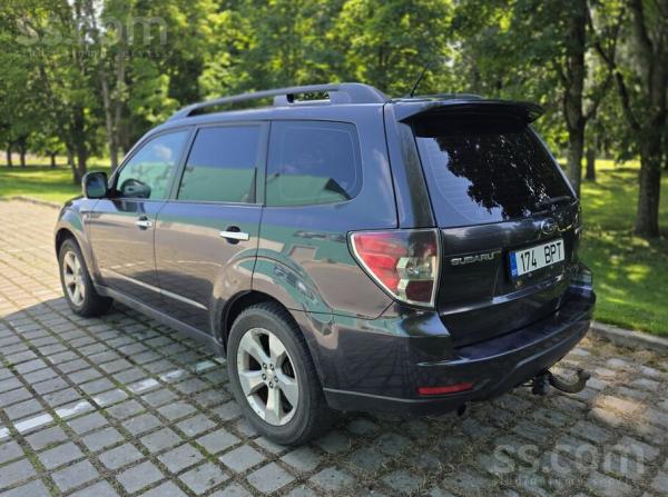 Pelēks Subaru Forester 2008 Tallina, ar dzinēja tilpumu 2.00 L un nobraukumu 330 tūkst. km par 1350 €, foto 4 vietnē AUTOMOTO.COM.LV
