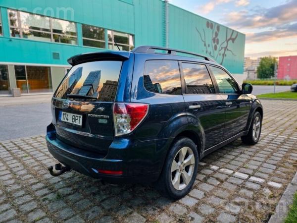 Pelēks Subaru Forester 2008 Tallina, ar dzinēja tilpumu 2.00 L un nobraukumu 330 tūkst. km par 1350 €, foto 5 vietnē AUTOMOTO.COM.LV