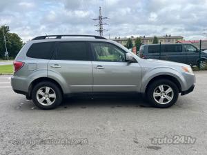 Pelēks Subaru Forester 2008 Narva, ar dzinēja tilpumu 2.00 L un nobraukumu 333 tūkst. km par 1999 €, foto 5 vietnē AUTOMOTO.COM.LV