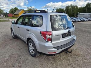 Grey Subaru Forester 2009 in Utena, with an engine capacity of 2.00 L and mileage of 217 thousand km for 6400 €, photo 4 on AUTOMOTO.COM.LV