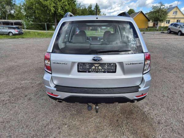 Grey Subaru Forester 2009 in Utena, with an engine capacity of 2.00 L and mileage of 217 thousand km for 6400 €, photo 4 on AUTOMOTO.COM.LV