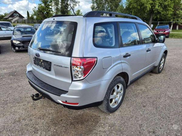 Grey Subaru Forester 2009 in Utena, with an engine capacity of 2.00 L and mileage of 217 thousand km for 6400 €, photo 5 on AUTOMOTO.COM.LV