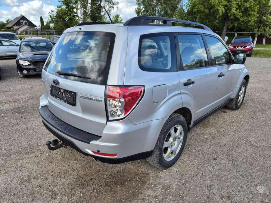 Grey Subaru Forester 2009 in Utena, with an engine capacity of 2.00 L and mileage of 217 thousand km for 6400 €, photo 6 on AUTOMOTO.COM.LV