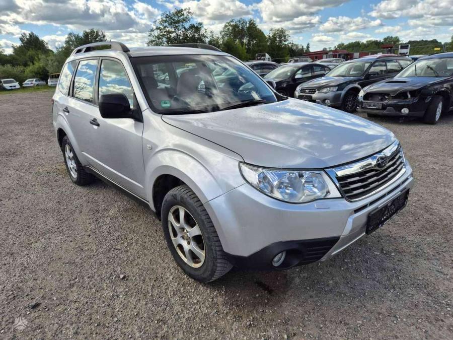 Grey Subaru Forester 2009 in Utena, with an engine capacity of 2.00 L and mileage of 217 thousand km for 6400 €, photo 8 on AUTOMOTO.COM.LV
