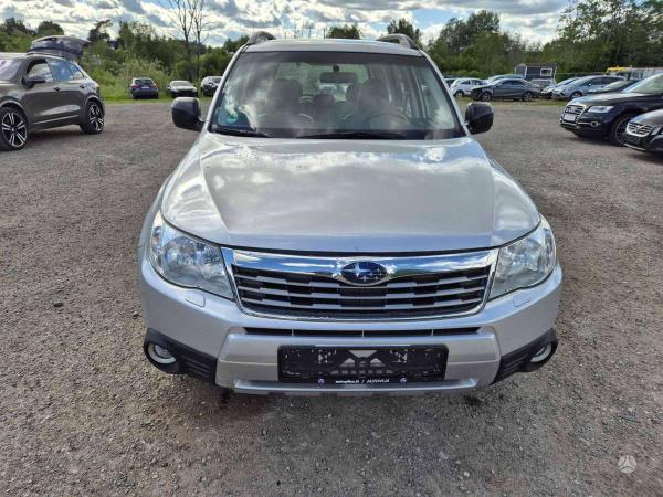 Grey Subaru Forester 2009 in Utena, with an engine capacity of 2.00 L and mileage of 217 thousand km for 6400 €, photo 8 on AUTOMOTO.COM.LV