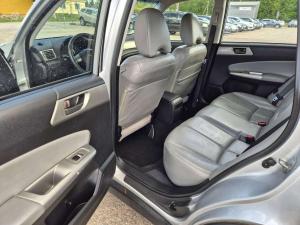 Grey Subaru Forester 2009 in Utena, with an engine capacity of 2.00 L and mileage of 217 thousand km for 6400 €, photo 11 on AUTOMOTO.COM.LV