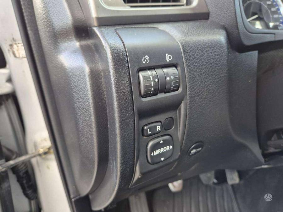 Grey Subaru Forester 2009 in Utena, with an engine capacity of 2.00 L and mileage of 217 thousand km for 6400 €, photo 17 on AUTOMOTO.COM.LV
