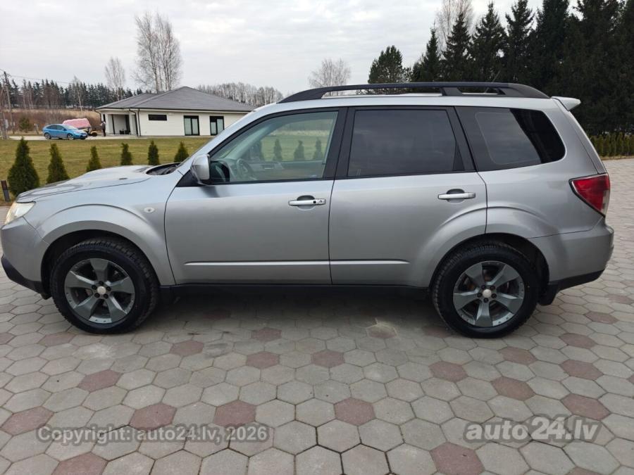 Pelēks Subaru Forester 2010 Paide, ar dzinēja tilpumu 2.00 L un nobraukumu 345 tūkst. km par 4990 €, foto 6 vietnē AUTOMOTO.COM.LV