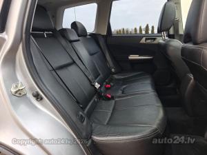 Pelēks Subaru Forester 2010 Paide, ar dzinēja tilpumu 2.00 L un nobraukumu 345 tūkst. km par 4990 €, foto 13 vietnē AUTOMOTO.COM.LV