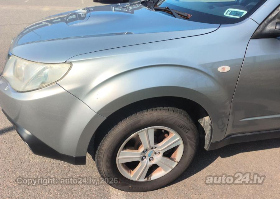 Pelēks Subaru Forester 2010 Tallina, ar dzinēja tilpumu 2.00 L un nobraukumu 265 tūkst. km par 2990 €, foto 4 vietnē AUTOMOTO.COM.LV