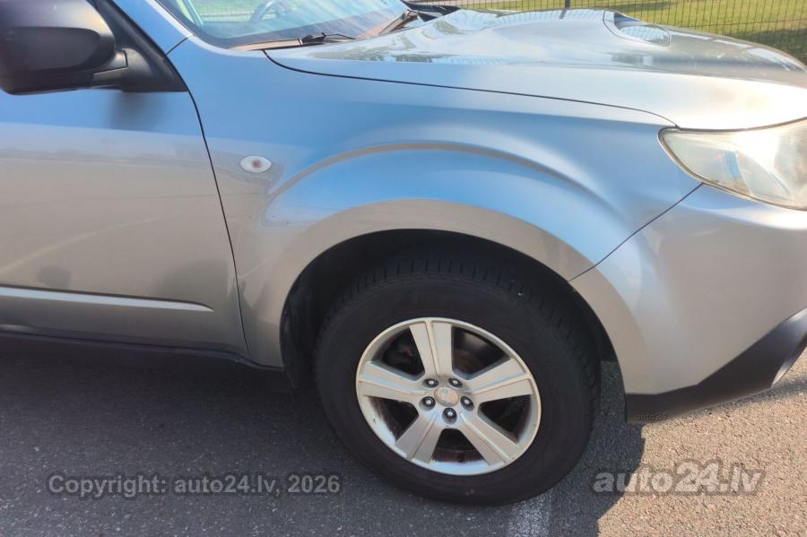 Pelēks Subaru Forester 2010 Tallina, ar dzinēja tilpumu 2.00 L un nobraukumu 265 tūkst. km par 2990 €, foto 5 vietnē AUTOMOTO.COM.LV