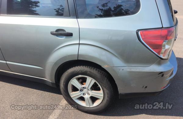 Pelēks Subaru Forester 2010 Tallina, ar dzinēja tilpumu 2.00 L un nobraukumu 265 tūkst. km par 2990 €, foto 5 vietnē AUTOMOTO.COM.LV