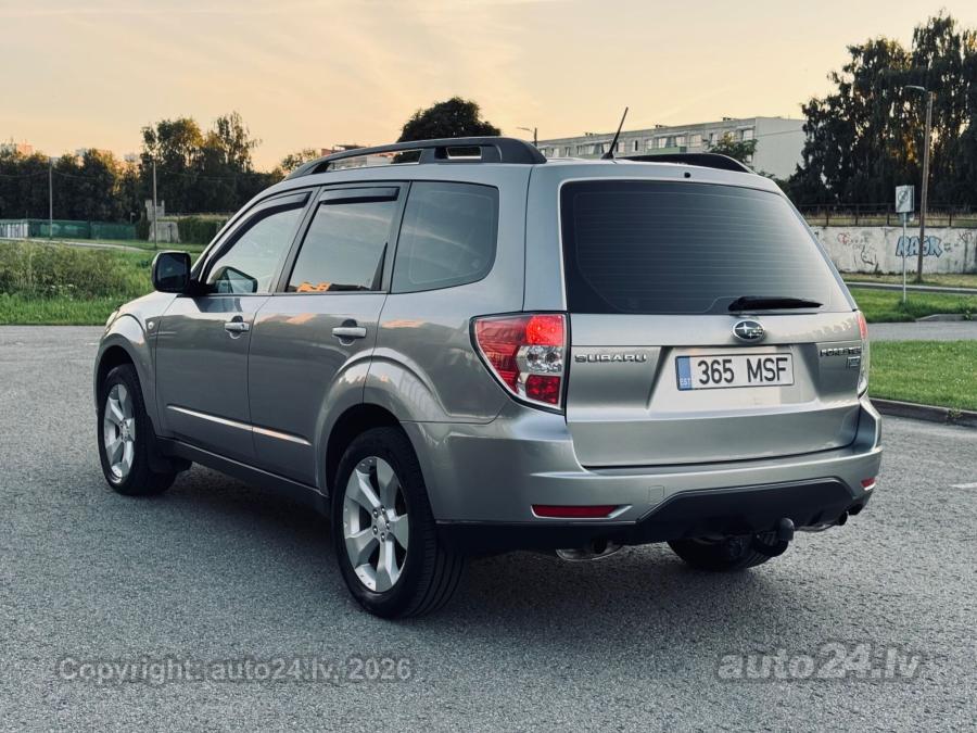 Grey Subaru Forester 2010 in Tallinn, with an engine capacity of 2.00 L and mileage of 217 thousand km for 4290 €, photo 4 on AUTOMOTO.COM.LV