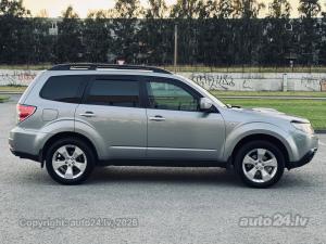 Grey Subaru Forester 2010 in Tallinn, with an engine capacity of 2.00 L and mileage of 217 thousand km for 4290 €, photo 6 on AUTOMOTO.COM.LV