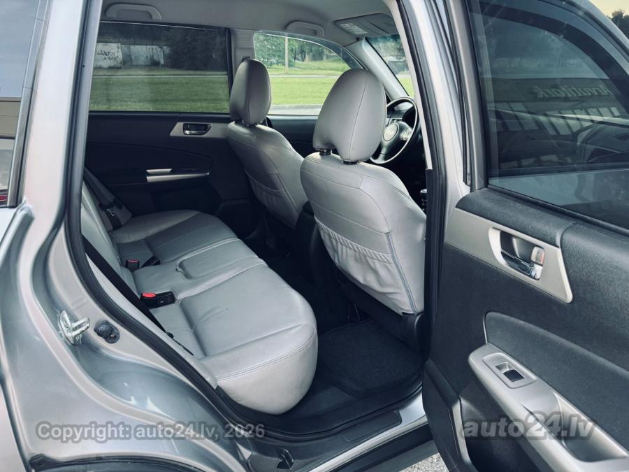 Grey Subaru Forester 2010 in Tallinn, with an engine capacity of 2.00 L and mileage of 217 thousand km for 4290 €, photo 12 on AUTOMOTO.COM.LV