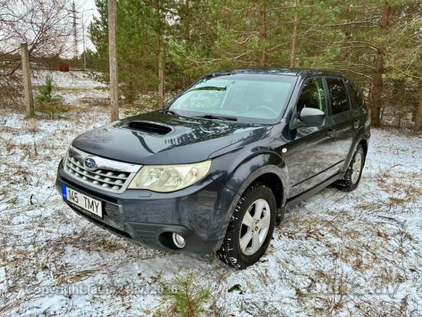 Pelēks Subaru Forester 2011 Pērnava, ar dzinēja tilpumu 2.00 L un nobraukumu 350 tūkst. km par 3900 €, foto 1 vietnē AUTOMOTO.COM.LV