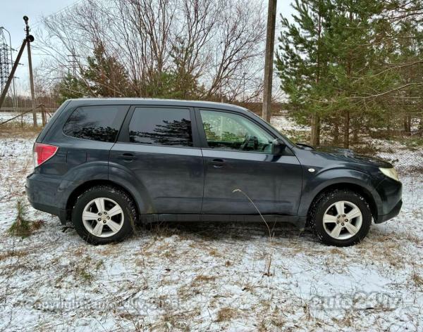 Pelēks Subaru Forester 2011 Pērnava, ar dzinēja tilpumu 2.00 L un nobraukumu 350 tūkst. km par 3900 €, foto 5 vietnē AUTOMOTO.COM.LV