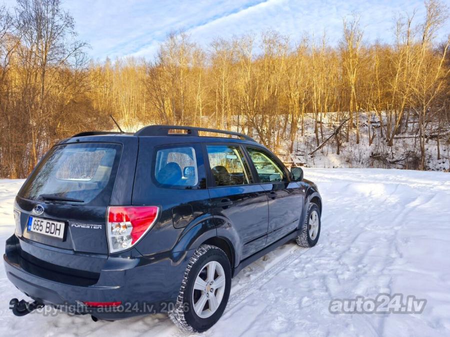 Pelēks Subaru Forester 2011 Viljandi, ar dzinēja tilpumu 2.00 L un nobraukumu 347 tūkst. km par 4200 €, foto 3 vietnē AUTOMOTO.COM.LV