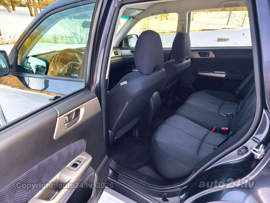 Pelēks Subaru Forester 2011 Viljandi, ar dzinēja tilpumu 2.00 L un nobraukumu 347 tūkst. km par 3600 €, foto 8 vietnē AUTOMOTO.COM.LV