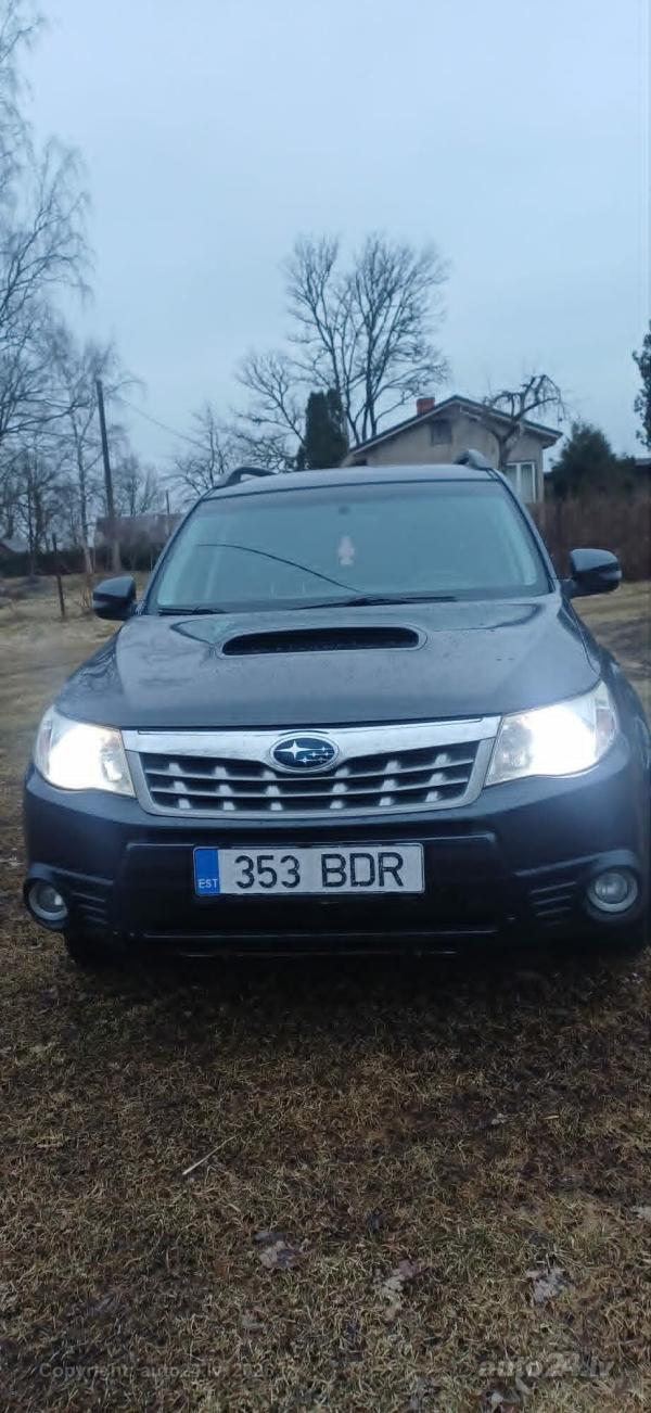 Pelēks Subaru Forester 2011 Tallina, ar dzinēja tilpumu 2.00 L un nobraukumu 344 tūkst. km par 1500 €, foto 2 vietnē AUTOMOTO.COM.LV