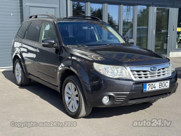 Grey Subaru Forester 2012 in Tallinn, with an engine capacity of 2.00 L and mileage of 384 thousand km for 2995 €, photo 3 on AUTOMOTO.COM.LV