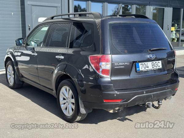Grey Subaru Forester 2012 in Tallinn, with an engine capacity of 2.00 L and mileage of 384 thousand km for 2995 €, photo 5 on AUTOMOTO.COM.LV