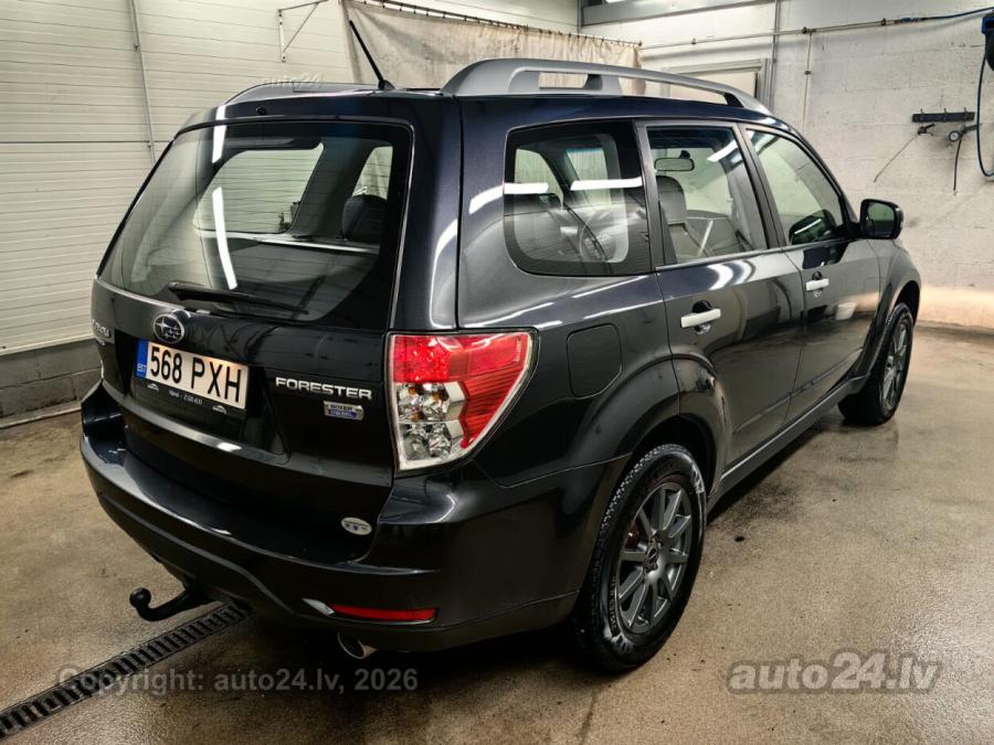 Grey Subaru Forester 2014 in Viljandi, with an engine capacity of 2.00 L and mileage of 189 thousand km for 10190 €, photo 11 on AUTOMOTO.COM.LV