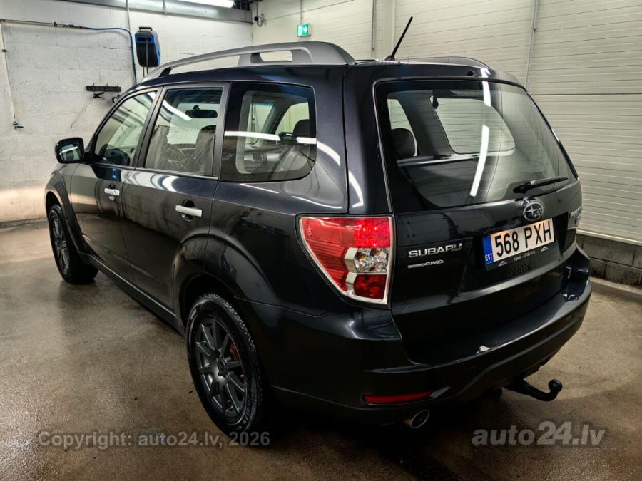 Grey Subaru Forester 2014 in Viljandi, with an engine capacity of 2.00 L and mileage of 189 thousand km for 10190 €, photo 12 on AUTOMOTO.COM.LV