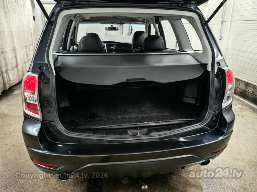 Grey Subaru Forester 2014 in Viljandi, with an engine capacity of 2.00 L and mileage of 189 thousand km for 10190 €, photo 13 on AUTOMOTO.COM.LV