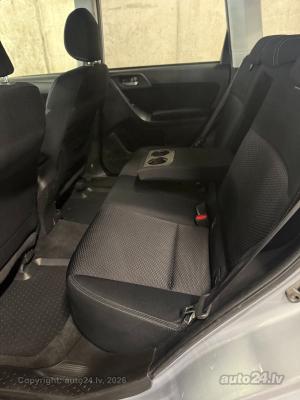 Pelēks Subaru Forester 2014 Tallina, ar dzinēja tilpumu 2.00 L un nobraukumu 230 tūkst. km par 6995 €, foto 18 vietnē AUTOMOTO.COM.LV