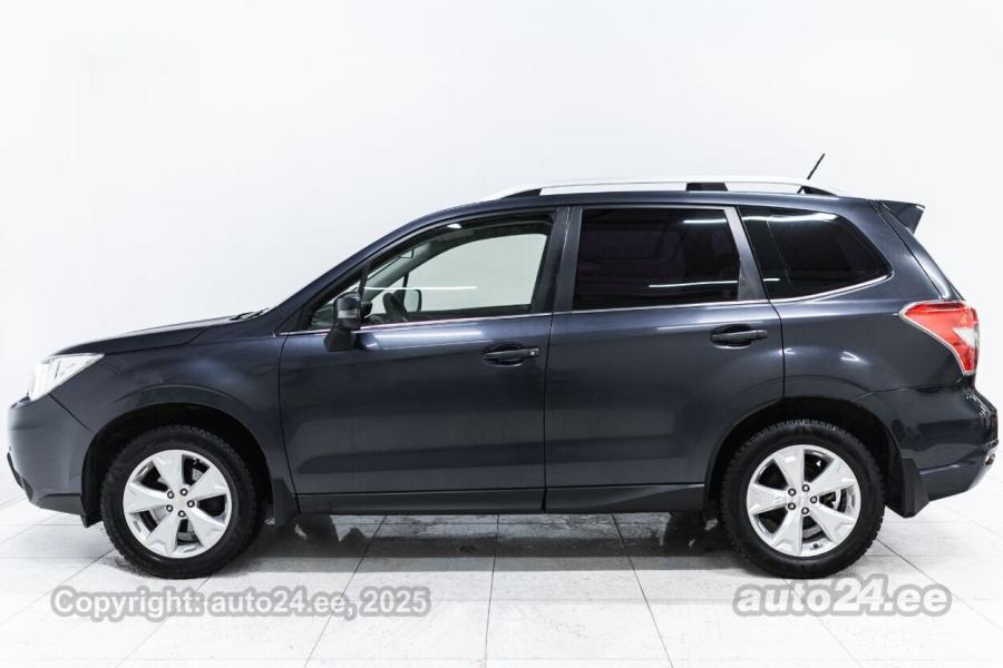 Grey Subaru Forester 2015 in Tallinn, with an engine capacity of 2.00 L and mileage of 229 thousand km for 9999 €, photo 2 on AUTOMOTO.COM.LV