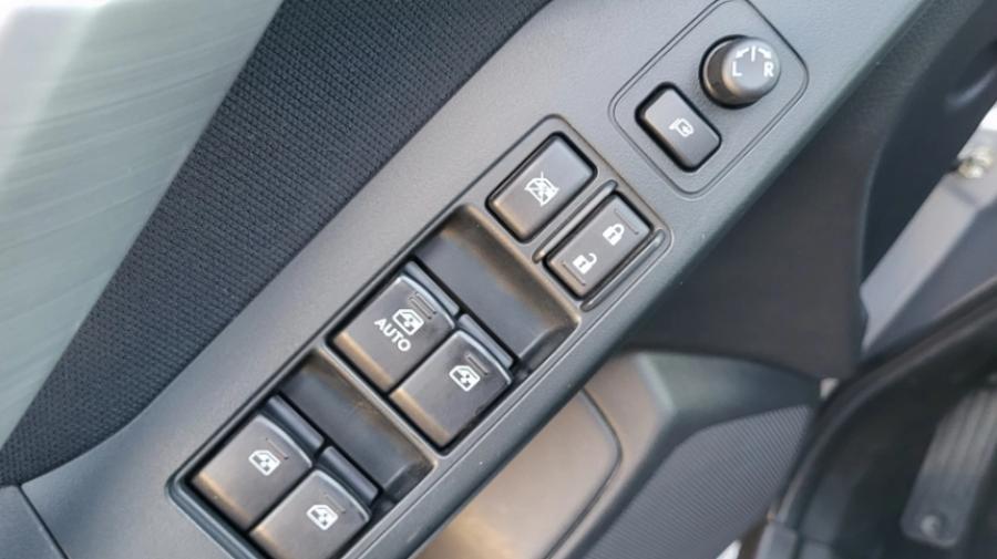 Pelēks Subaru Forester 2016 Rīga, ar dzinēja tilpumu 2.00 L un nobraukumu 233 tūkst. km par 10500 €, foto 5 vietnē AUTOMOTO.COM.LV