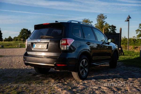 Grey Subaru Forester 2018 in Rakvere, with an engine capacity of 2.00 L and mileage of 155 thousand km for 14000 €, photo 7 on AUTOMOTO.COM.LV
