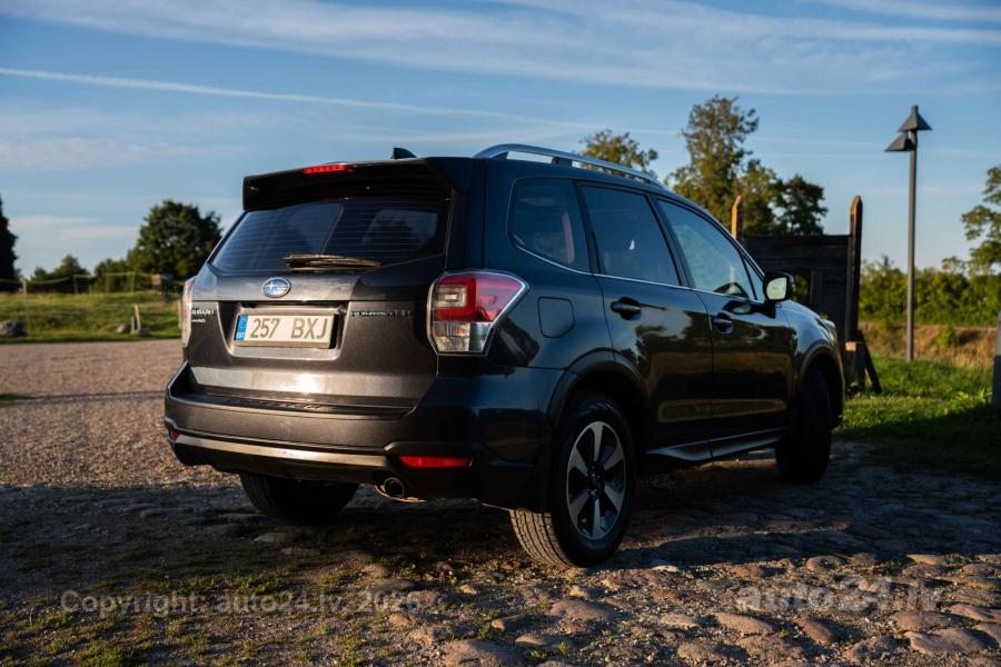 Grey Subaru Forester 2018 in Rakvere, with an engine capacity of 2.00 L and mileage of 155 thousand km for 14000 €, photo 7 on AUTOMOTO.COM.LV